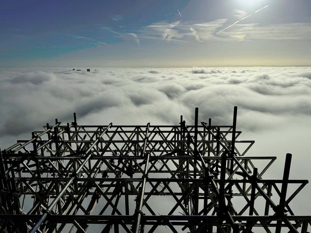 Structure